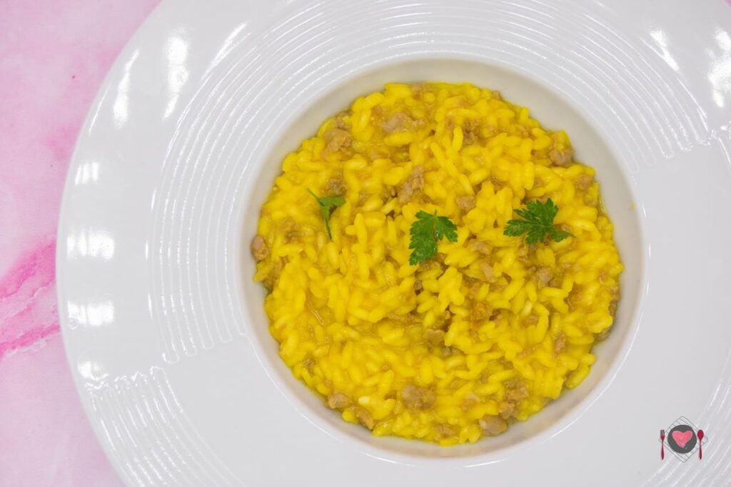 Risotto Zafferano E Salsiccia ( Cremoso In 30 Minuti )